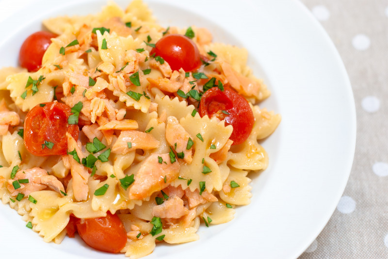 Pasta al salmone e pomodorini
